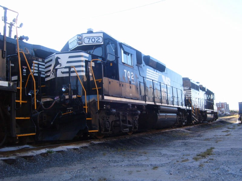 NS 702